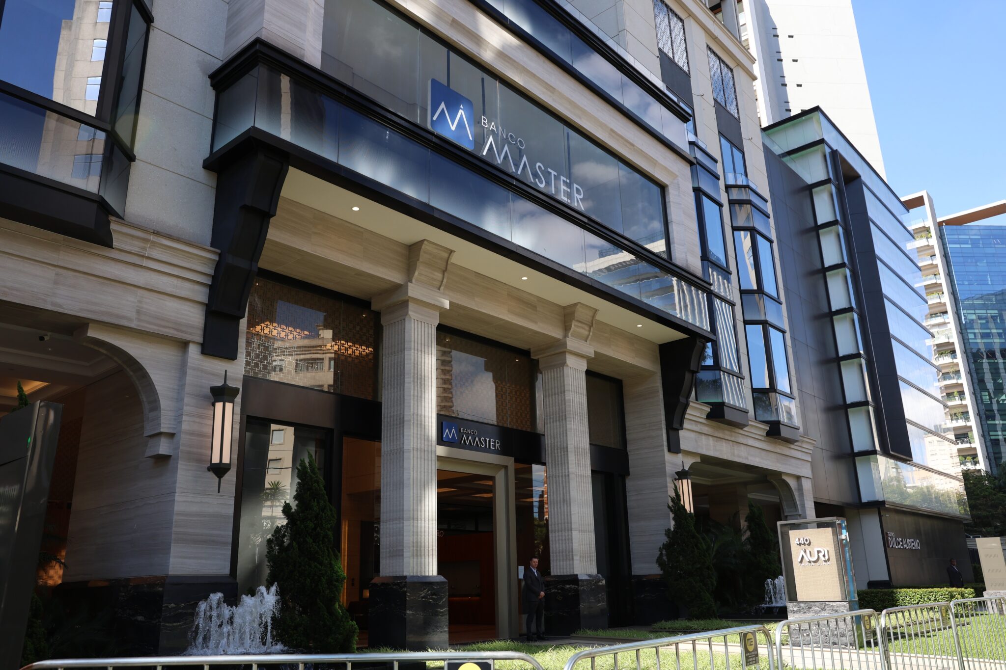 Instabilidade no app do FGC no primeiro dia de pagamentos do Banco ...